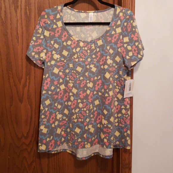LuLaRoe | Tops | Lularoe Classic T | Poshmark